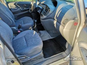 Grey Toyota Previa 2003 in Tallinn, with an engine capacity of 2.00 L and mileage of 264 thousand km for 2200 €, photo 13 on AUTOMOTO.COM.LV