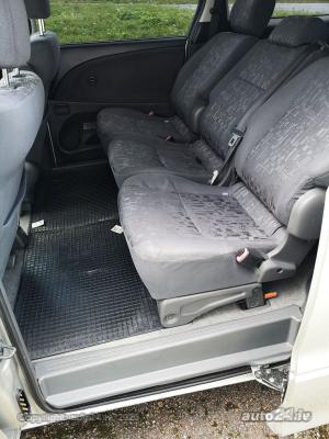 Grey Toyota Previa 2003 in Tallinn, with an engine capacity of 2.00 L and mileage of 264 thousand km for 2200 €, photo 17 on AUTOMOTO.COM.LV
