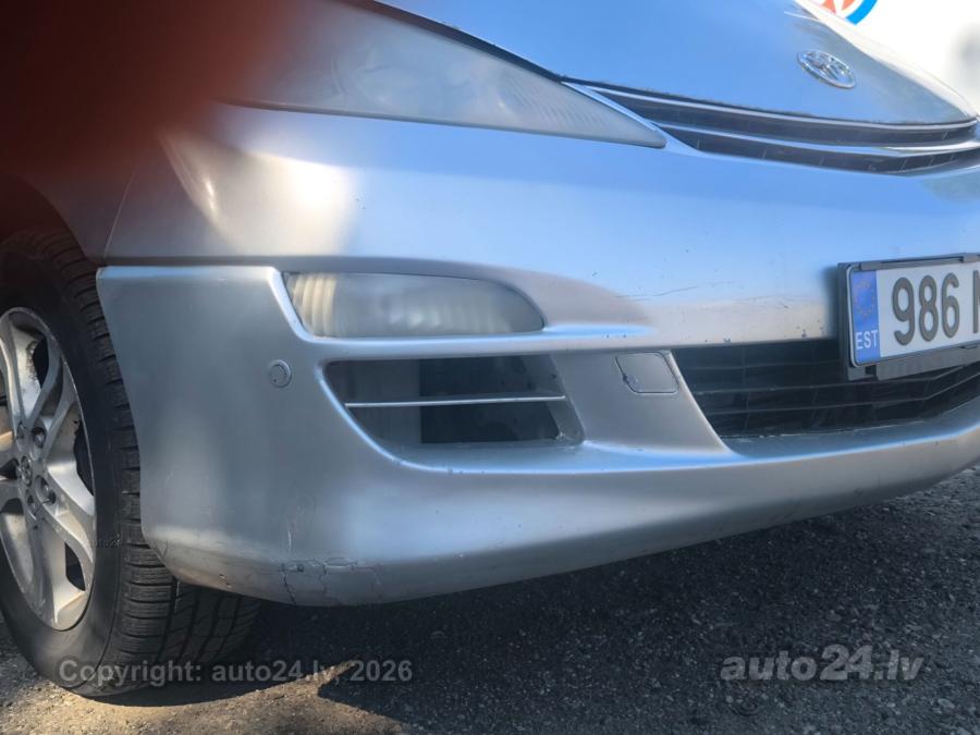 Grey Toyota Previa 2003 in Tallinn, with an engine capacity of 2.00 L and mileage of 264 thousand km for 2200 €, photo 19 on AUTOMOTO.COM.LV