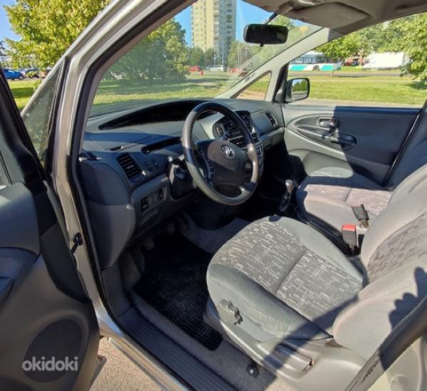 Toyota Previa 2003 in Tallinn, with an engine capacity of 2.00 L and mileage of 260 thousand km for 2300 €, photo 9 on AUTOMOTO.COM.LV