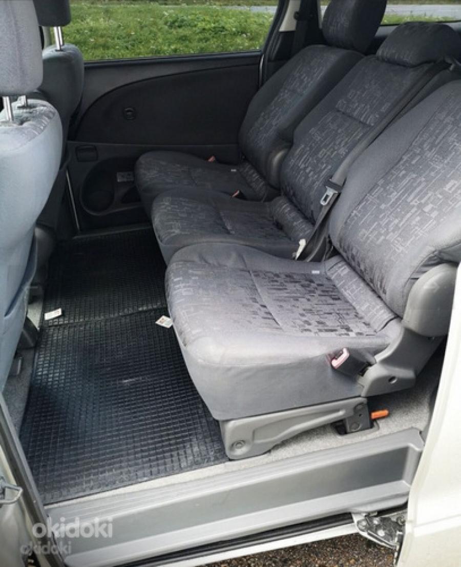 Toyota Previa 2003 in Tallinn, with an engine capacity of 2.00 L and mileage of 260 thousand km for 2300 €, photo 12 on AUTOMOTO.COM.LV