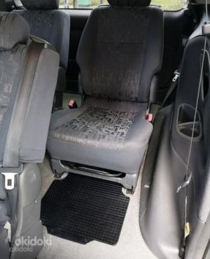 Toyota Previa 2003 in Tallinn, with an engine capacity of 2.00 L and mileage of 260 thousand km for 2300 €, photo 13 on AUTOMOTO.COM.LV