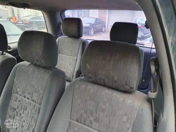 Toyota Previa 2001 Šauļi, ar dzinēja tilpumu 2.00 L un nobraukumu 300 tūkst. km par 450 €, foto 9 vietnē AUTOMOTO.COM.LV