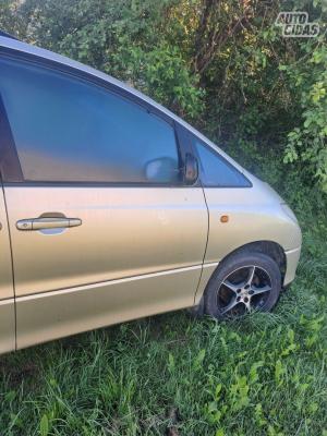 Toyota Previa 2002 in Akmene, with an engine capacity of 2.00 L and mileage of 260 thousand km for 600 €, photo 3 on AUTOMOTO.COM.LV