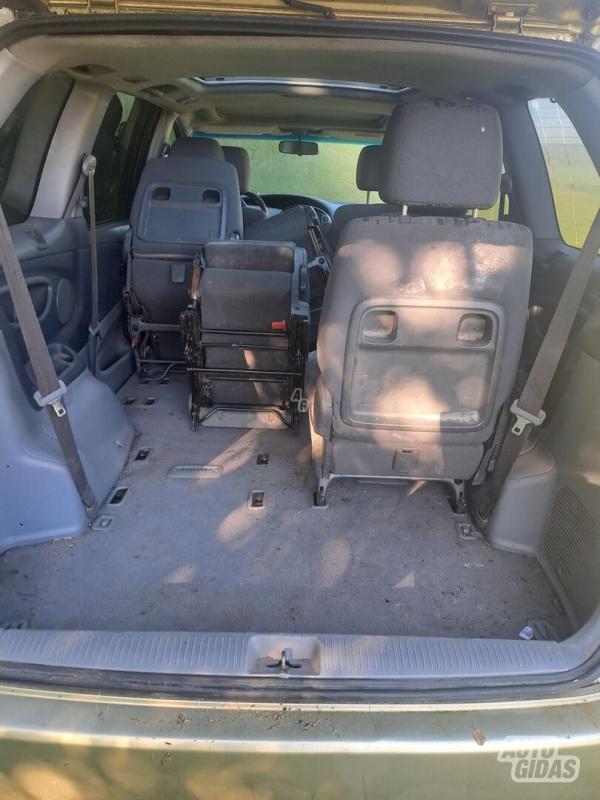 Toyota Previa 2002 in Akmene, with an engine capacity of 2.00 L and mileage of 260 thousand km for 600 €, photo 5 on AUTOMOTO.COM.LV