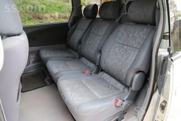 Toyota Previa 2002 in Tukums, with an engine capacity of 2.00 L and mileage of 334 thousand km for 2450 €, photo 9 on AUTOMOTO.COM.LV