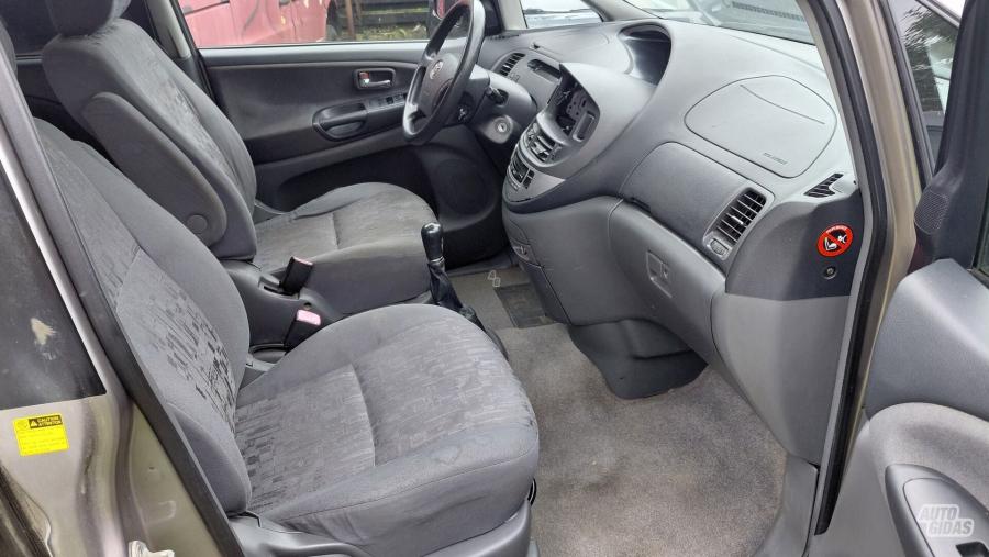 Toyota Previa 2004 Mažeikiai, ar dzinēja tilpumu 2.00 L un nobraukumu 321 tūkst. km par 450 €, foto 9 vietnē AUTOMOTO.COM.LV
