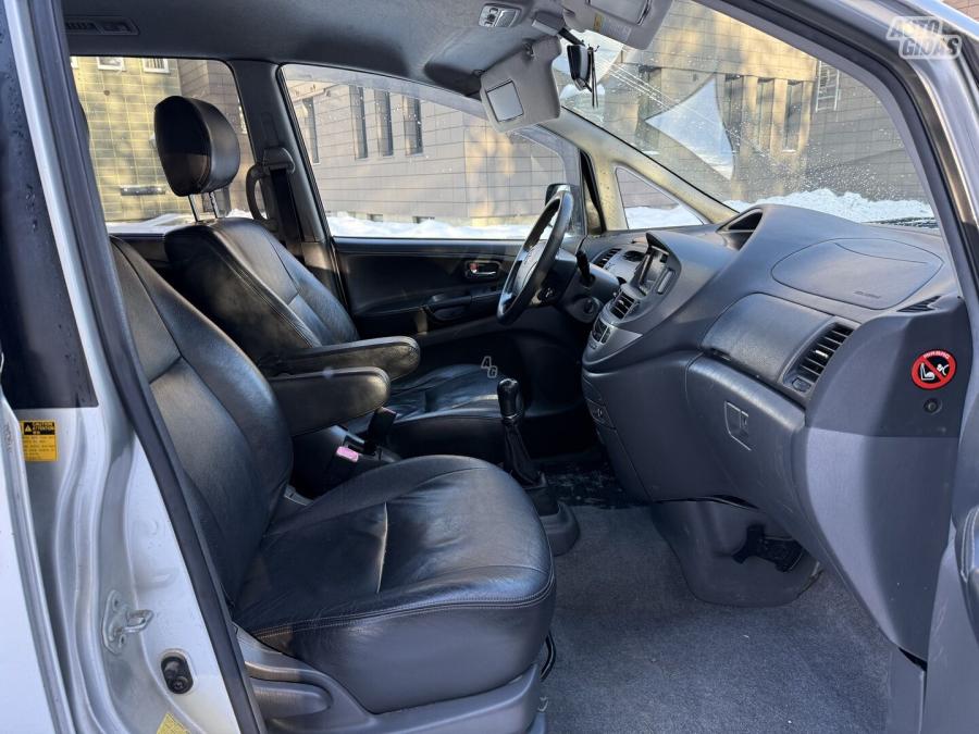 Toyota Previa 2005 Viļņa, ar dzinēja tilpumu 2.00 L un nobraukumu 350 tūkst. km par 1450 €, foto 7 vietnē AUTOMOTO.COM.LV