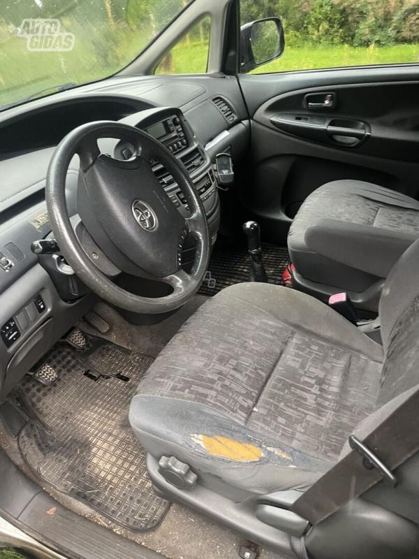 Toyota Previa 2005 Viļņa, ar dzinēja tilpumu 2.00 L un nobraukumu 300 tūkst. km par 680 €, foto 4 vietnē AUTOMOTO.COM.LV