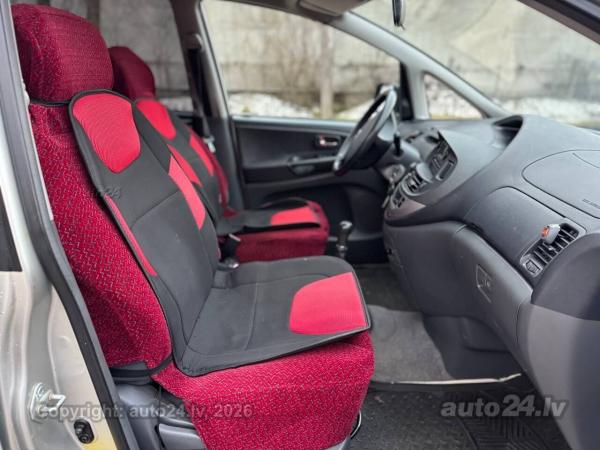 Toyota Previa 2004 in Narva, with an engine capacity of 2.00 L and mileage of 272 thousand km for 990 €, photo 6 on AUTOMOTO.COM.LV