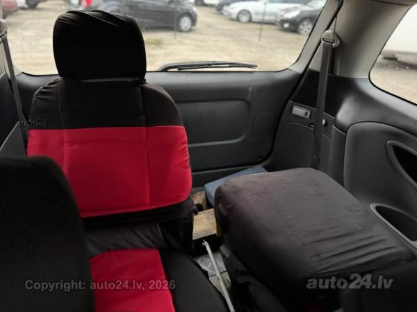 Toyota Previa 2004 in Narva, with an engine capacity of 2.00 L and mileage of 272 thousand km for 990 €, photo 8 on AUTOMOTO.COM.LV