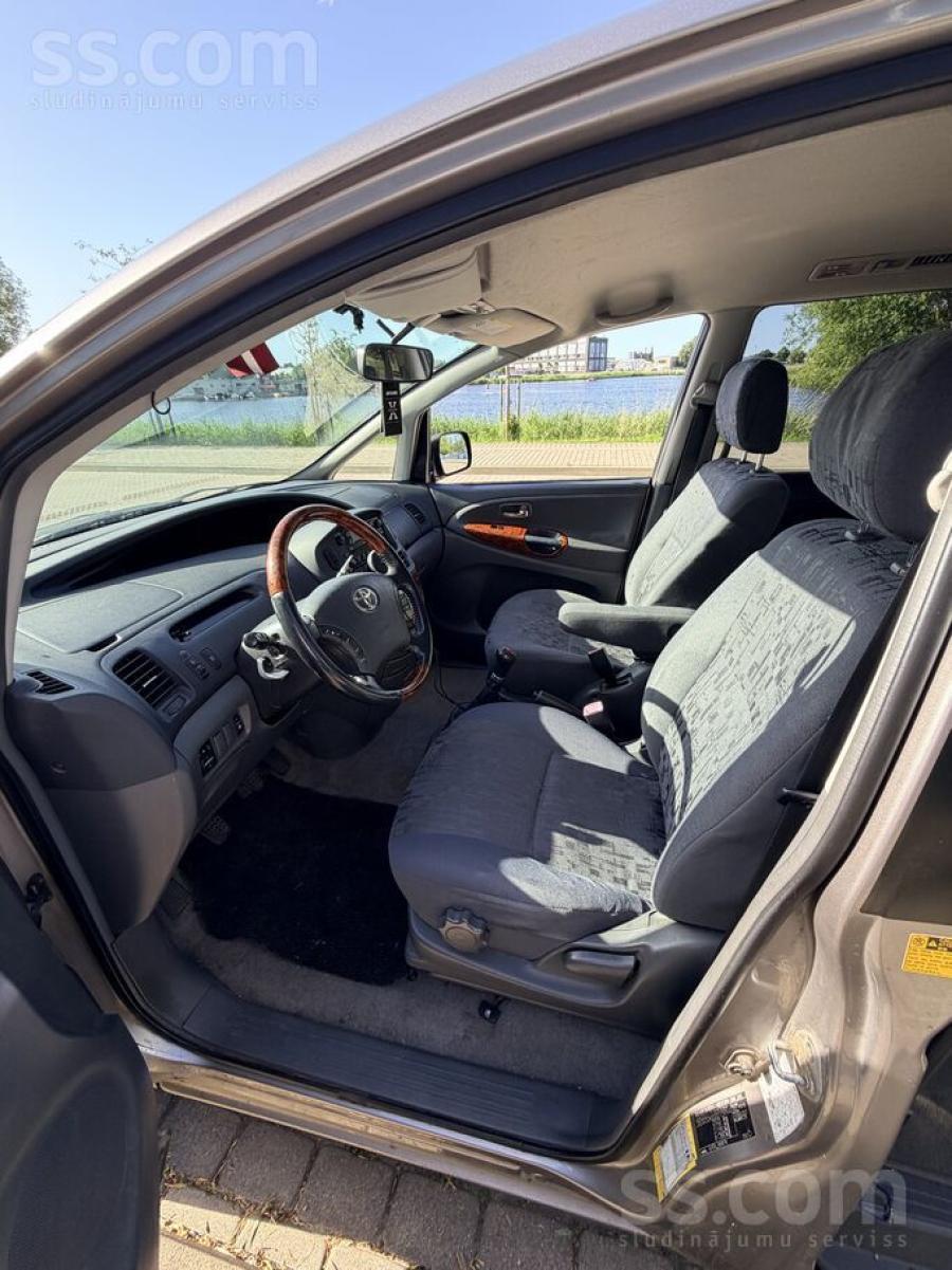Dzeltens Toyota Previa 2005 Liepāja, ar dzinēja tilpumu 2.00 L un nobraukumu 237 tūkst. km par 1500 €, foto 12 vietnē AUTOMOTO.COM.LV