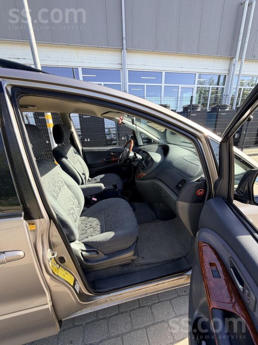 Dzeltens Toyota Previa 2005 Liepāja, ar dzinēja tilpumu 2.00 L un nobraukumu 237 tūkst. km par 1500 €, foto 15 vietnē AUTOMOTO.COM.LV