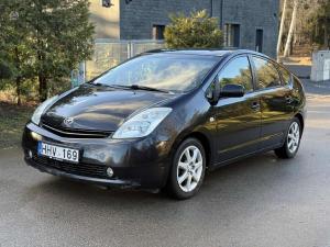 Melns Toyota Prius 2005 Viļņa, ar dzinēja tilpumu 1.50 L un nobraukumu 361 tūkst. km par 2850 €, foto  vietnē AUTOMOTO.COM.LV