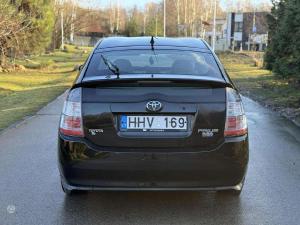 Black Toyota Prius 2005 in Vilnius, with an engine capacity of 1.50 L and mileage of 361 thousand km for 2850 €, photo 7 on AUTOMOTO.COM.LV