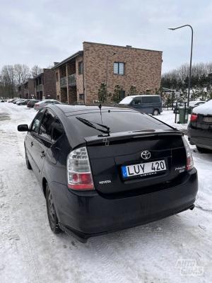 Melns Toyota Prius 2005 Kauņa, ar dzinēja tilpumu 1.50 L un nobraukumu 340 tūkst. km par 3300 €, foto  vietnē AUTOMOTO.COM.LV