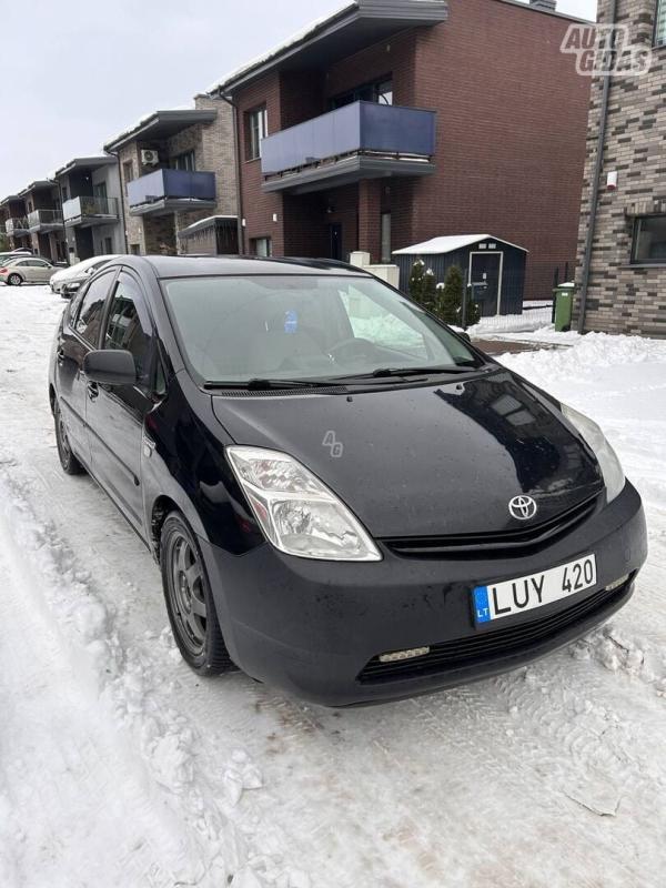 Melns Toyota Prius 2005 Kauņa, ar dzinēja tilpumu 1.50 L un nobraukumu 340 tūkst. km par 3300 €, foto 3 vietnē AUTOMOTO.COM.LV