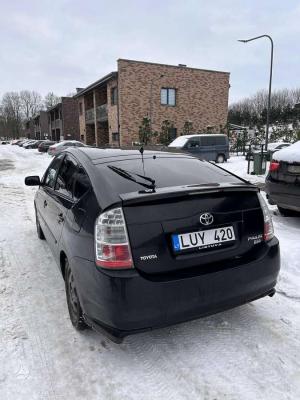 Black Toyota Prius 2005 in Kaunas, with an engine capacity of 1.50 L and mileage of 340 thousand km for 3300 €, photo  on AUTOMOTO.COM.LV