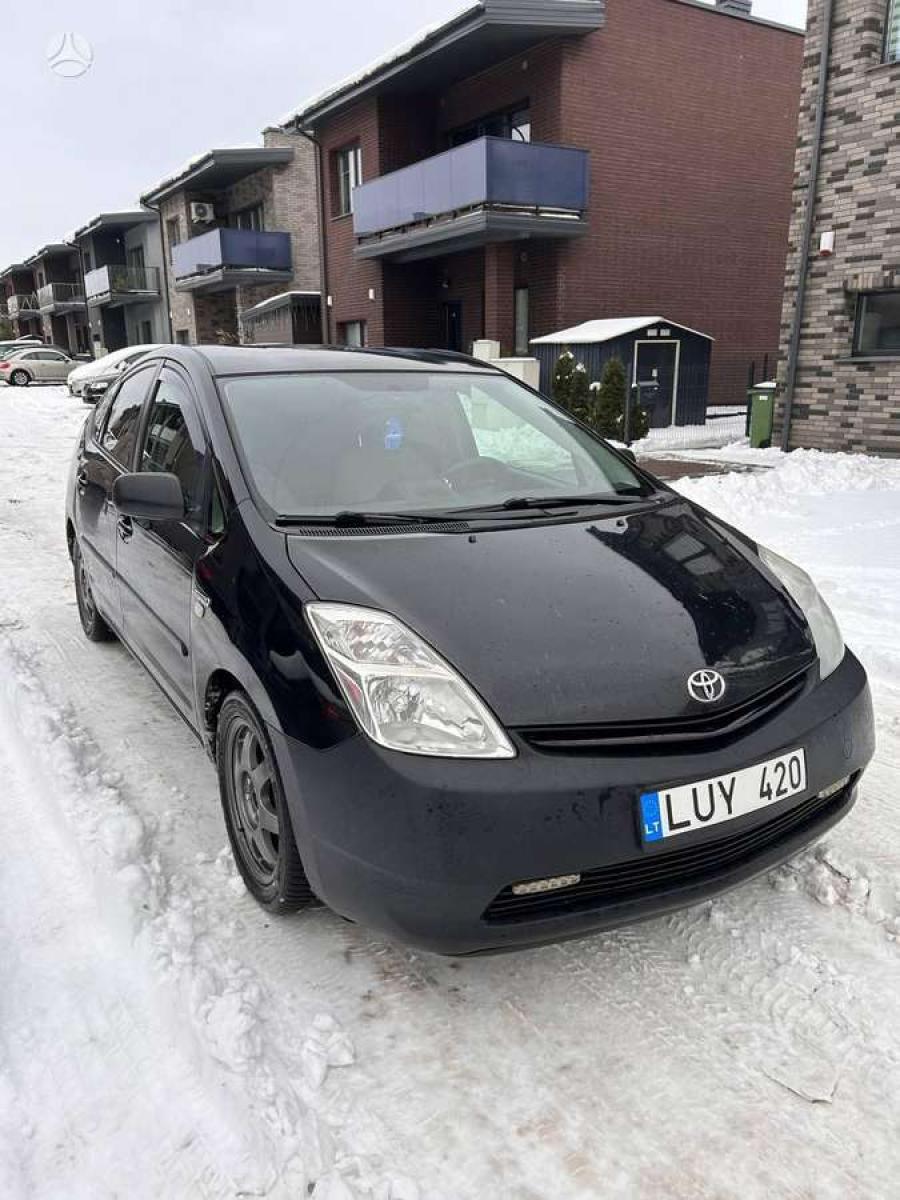 Melns Toyota Prius 2005 Kauņa, ar dzinēja tilpumu 1.50 L un nobraukumu 340 tūkst. km par 3300 €, foto 3 vietnē AUTOMOTO.COM.LV