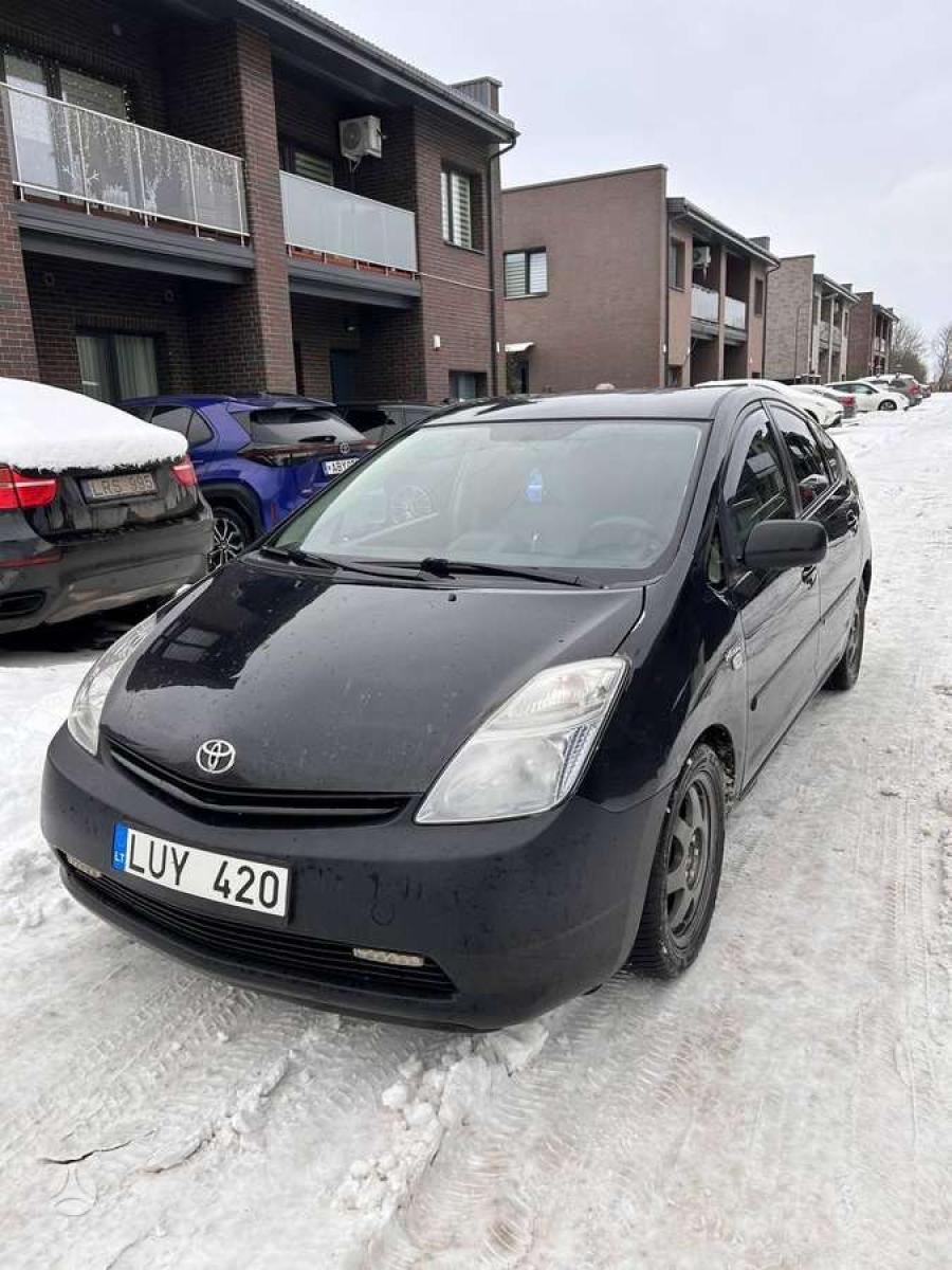 Melns Toyota Prius 2005 Kauņa, ar dzinēja tilpumu 1.50 L un nobraukumu 340 tūkst. km par 3300 €, foto 4 vietnē AUTOMOTO.COM.LV