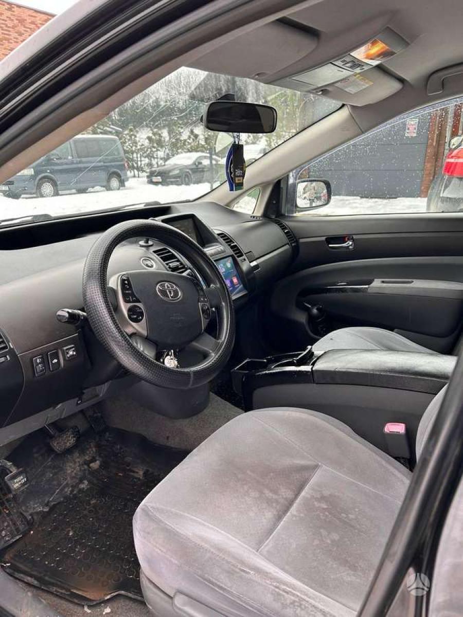 Melns Toyota Prius 2005 Kauņa, ar dzinēja tilpumu 1.50 L un nobraukumu 340 tūkst. km par 3300 €, foto 5 vietnē AUTOMOTO.COM.LV