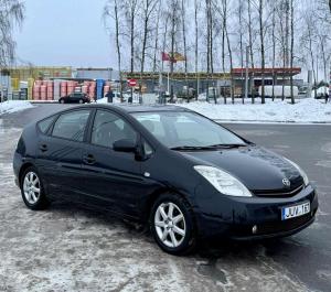Melns Toyota Prius 2005 Viļņa, ar dzinēja tilpumu 1.50 L un nobraukumu 255 tūkst. km par 3000 €, foto 2 vietnē AUTOMOTO.COM.LV