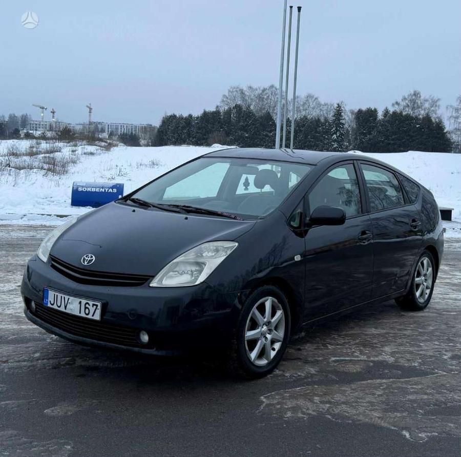 Melns Toyota Prius 2005 Viļņa, ar dzinēja tilpumu 1.50 L un nobraukumu 255 tūkst. km par 3000 €, foto 3 vietnē AUTOMOTO.COM.LV