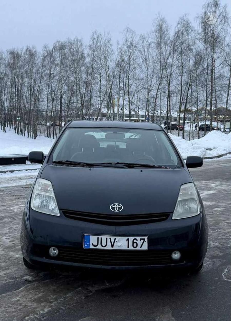 Melns Toyota Prius 2005 Viļņa, ar dzinēja tilpumu 1.50 L un nobraukumu 255 tūkst. km par 3000 €, foto 4 vietnē AUTOMOTO.COM.LV