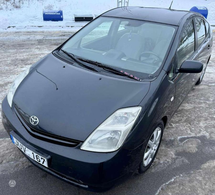 Melns Toyota Prius 2005 Viļņa, ar dzinēja tilpumu 1.50 L un nobraukumu 255 tūkst. km par 3000 €, foto 5 vietnē AUTOMOTO.COM.LV