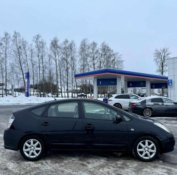 Melns Toyota Prius 2005 Viļņa, ar dzinēja tilpumu 1.50 L un nobraukumu 255 tūkst. km par 3000 €, foto 7 vietnē AUTOMOTO.COM.LV