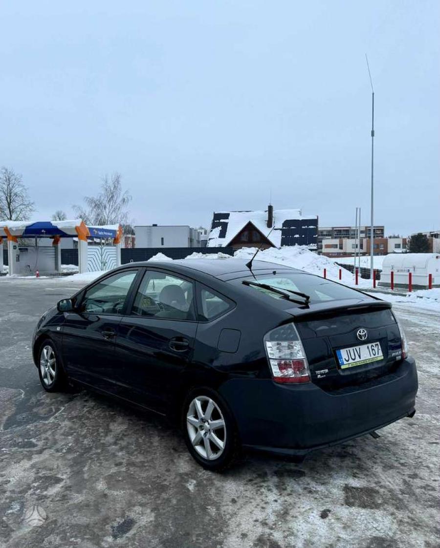 Melns Toyota Prius 2005 Viļņa, ar dzinēja tilpumu 1.50 L un nobraukumu 255 tūkst. km par 3000 €, foto 8 vietnē AUTOMOTO.COM.LV