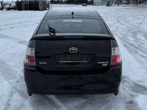 Black Toyota Prius 2005 in Marijampole, with an engine capacity of 1.50 L and mileage of 200 thousand km for 4250 €, photo 9 on AUTOMOTO.COM.LV