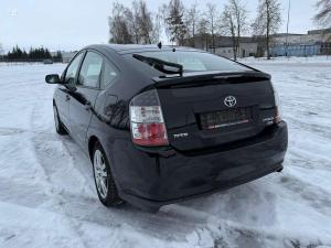 Black Toyota Prius 2005 in Marijampole, with an engine capacity of 1.50 L and mileage of 200 thousand km for 4250 €, photo 11 on AUTOMOTO.COM.LV