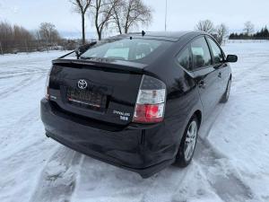 Black Toyota Prius 2005 in Marijampole, with an engine capacity of 1.50 L and mileage of 200 thousand km for 4250 €, photo 12 on AUTOMOTO.COM.LV