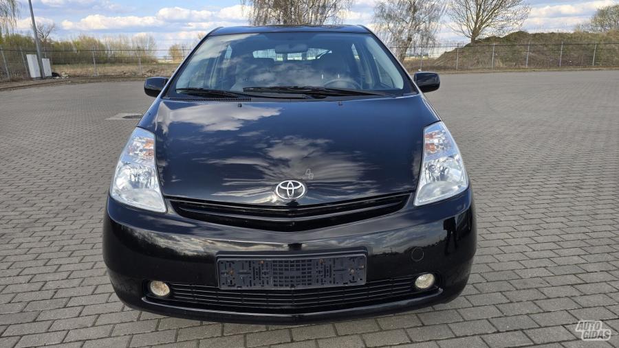 Melns Toyota Prius 2005 Marijampole, ar dzinēja tilpumu 1.50 L un nobraukumu 218 tūkst. km par 3250 €, foto 4 vietnē AUTOMOTO.COM.LV