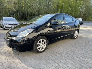 Melns Toyota Prius 2005 Viļņa, ar dzinēja tilpumu 1.50 L un nobraukumu 298 tūkst. km par 2999 €, foto  vietnē AUTOMOTO.COM.LV