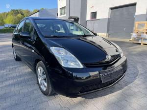Melns Toyota Prius 2005 Viļņa, ar dzinēja tilpumu 1.50 L un nobraukumu 298 tūkst. km par 2999 €, foto 4 vietnē AUTOMOTO.COM.LV