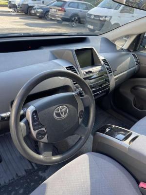 Melns Toyota Prius 2005 Viļņa, ar dzinēja tilpumu 1.50 L un nobraukumu 298 tūkst. km par 2999 €, foto 12 vietnē AUTOMOTO.COM.LV
