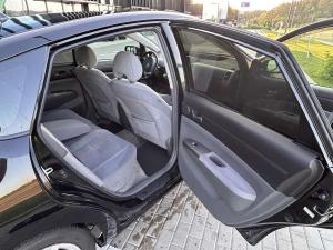 Melns Toyota Prius 2005 Viļņa, ar dzinēja tilpumu 1.50 L un nobraukumu 240 tūkst. km par 2200 €, foto 5 vietnē AUTOMOTO.COM.LV