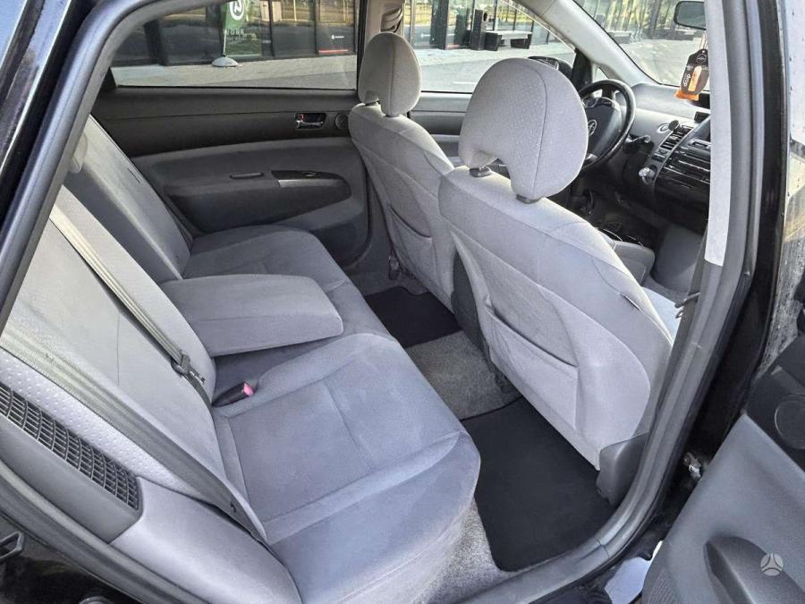 Melns Toyota Prius 2005 Viļņa, ar dzinēja tilpumu 1.50 L un nobraukumu 240 tūkst. km par 2200 €, foto 6 vietnē AUTOMOTO.COM.LV