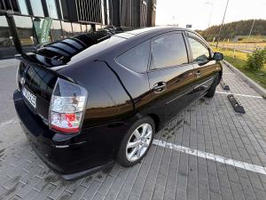 Melns Toyota Prius 2005 Viļņa, ar dzinēja tilpumu 1.50 L un nobraukumu 240 tūkst. km par 2200 €, foto 12 vietnē AUTOMOTO.COM.LV