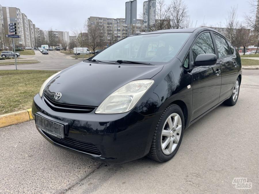 Melns Toyota Prius 2006 Viļņa, ar dzinēja tilpumu 1.50 L un nobraukumu 283 tūkst. km par 3350 €, foto 2 vietnē AUTOMOTO.COM.LV