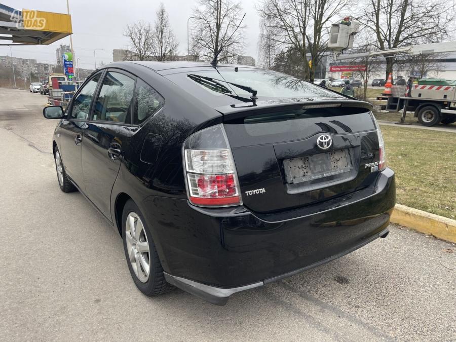 Melns Toyota Prius 2006 Viļņa, ar dzinēja tilpumu 1.50 L un nobraukumu 283 tūkst. km par 3350 €, foto 5 vietnē AUTOMOTO.COM.LV