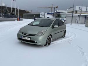 Melns Toyota Prius 2006 Viļņa, ar dzinēja tilpumu 0.00 L un nobraukumu 370 tūkst. km par 2500 €, foto  vietnē AUTOMOTO.COM.LV