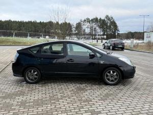 Black Toyota Prius 2006 in Vilnius, with an engine capacity of 0.00 L and mileage of 440 thousand km for 2500 €, photo 5 on AUTOMOTO.COM.LV