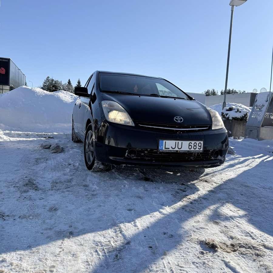Black Toyota Prius 2006 in Utena, with an engine capacity of 1.50 L and mileage of 549 thousand km for 3500 €, photo 1 on AUTOMOTO.COM.LV