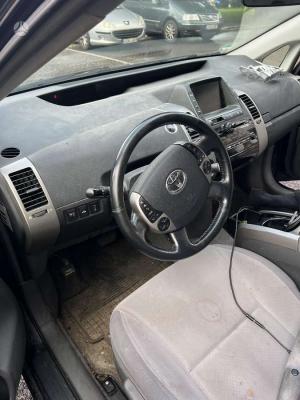 Melns Toyota Prius 2006 Viļņa, ar dzinēja tilpumu 1.50 L un nobraukumu 309 tūkst. km par 1999 €, foto 11 vietnē AUTOMOTO.COM.LV