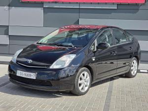 Black Toyota Prius 2006 in Panevezys, with an engine capacity of 1.50 L and mileage of 330 thousand km for 2650 €, photo  on AUTOMOTO.COM.LV