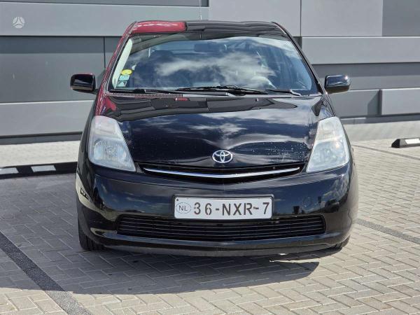 Черный Тойота Приус 2006 в Паневежис, объемом двигателя 1.50 л и пробегом 330 тыс. км за 2650 €, фото 2 на AUTOMOTO.COM.LV