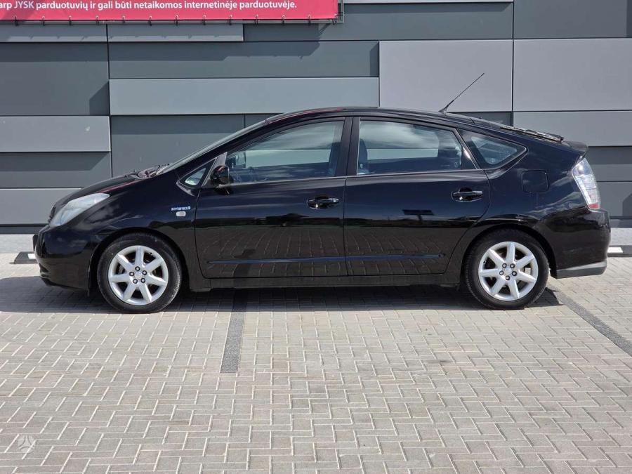 Черный Тойота Приус 2006 в Паневежис, объемом двигателя 1.50 л и пробегом 330 тыс. км за 2650 €, фото 5 на AUTOMOTO.COM.LV
